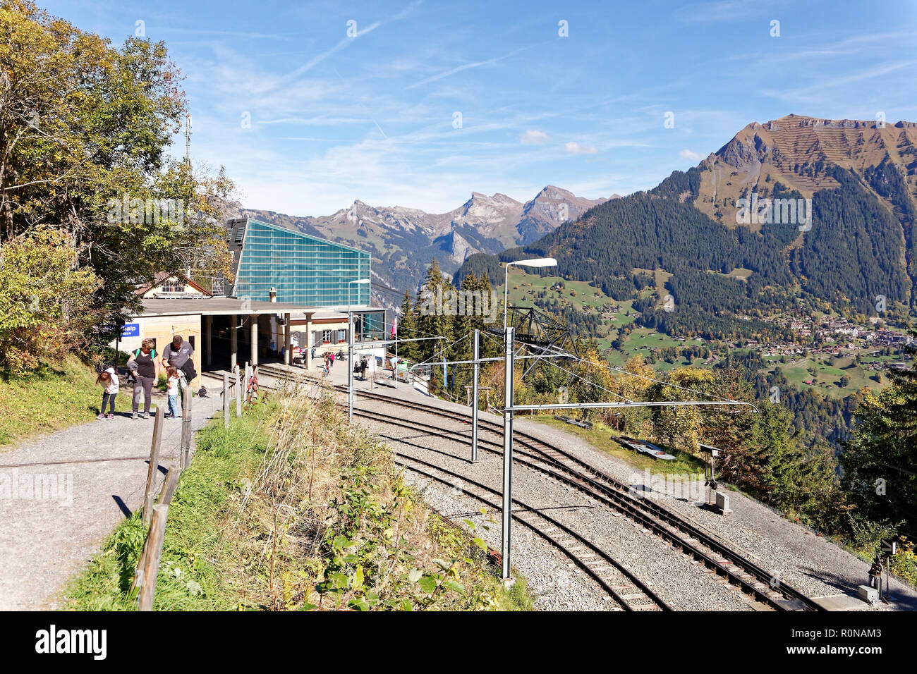 Family heading for Muerren (Mürren) at Gruetschalp (Grütschalp ...