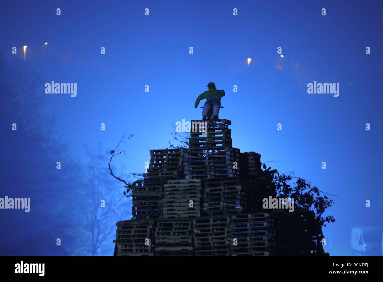 Guy fawkes effigy hi-res stock photography and images - Alamy