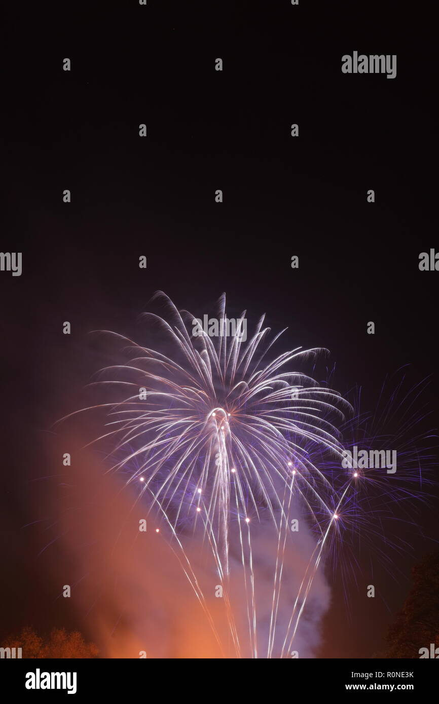 Springhead park fireworks display hi-res stock photography and images ...