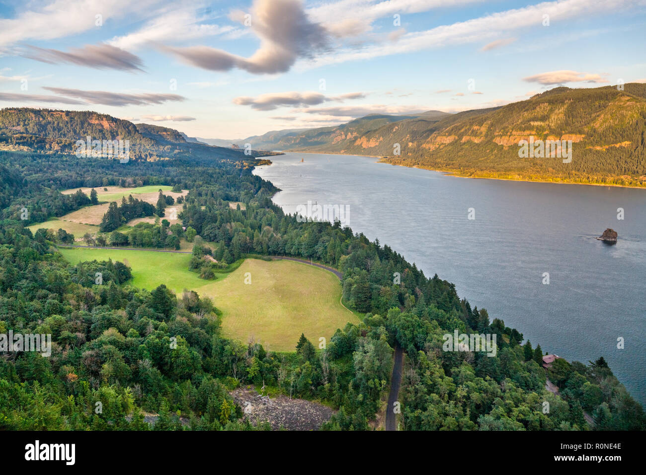 Columbia river highway scenery hi-res stock photography and images - Alamy