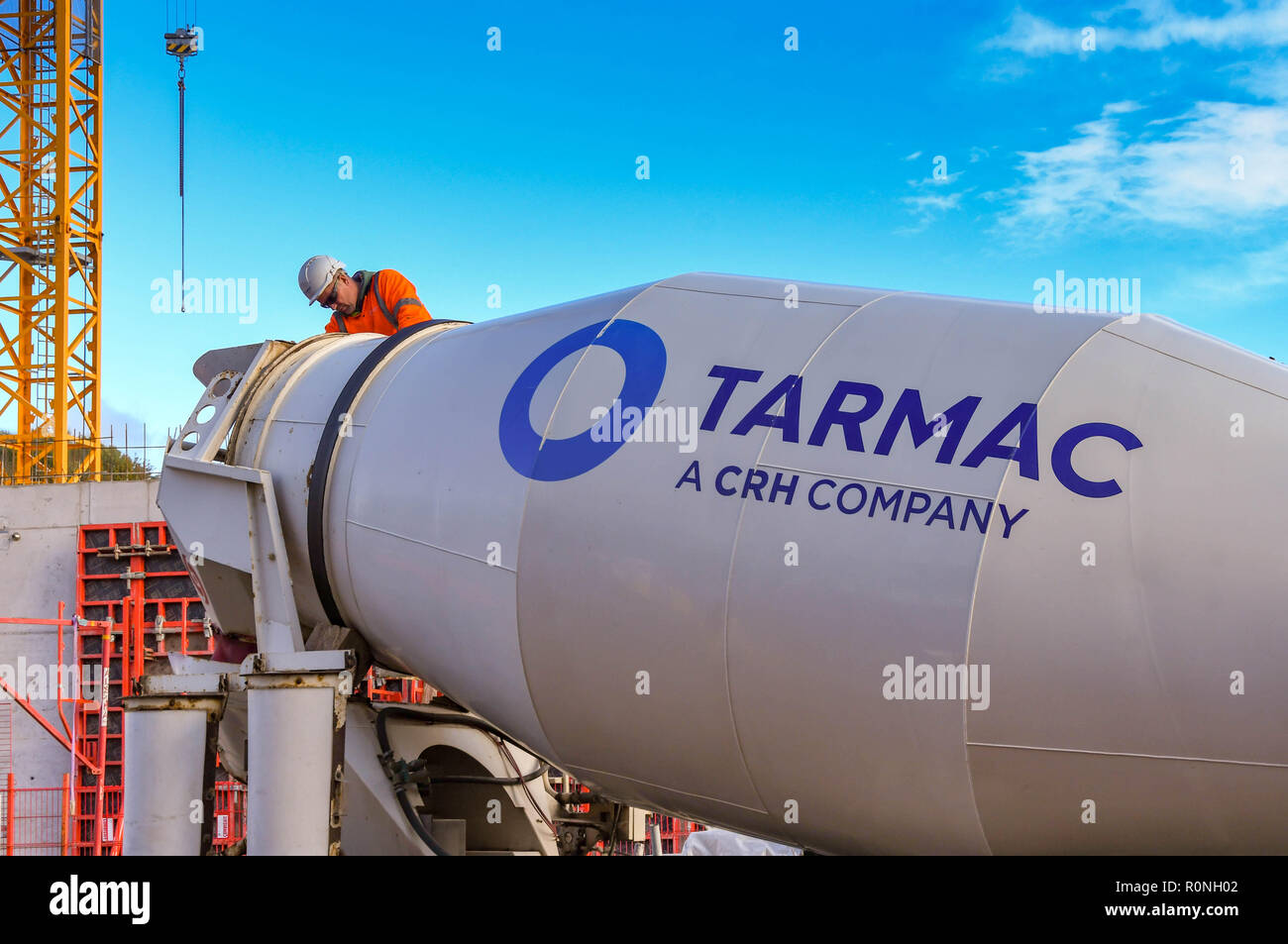 Tarmac Truck High Resolution Stock Photography and Images - Alamy