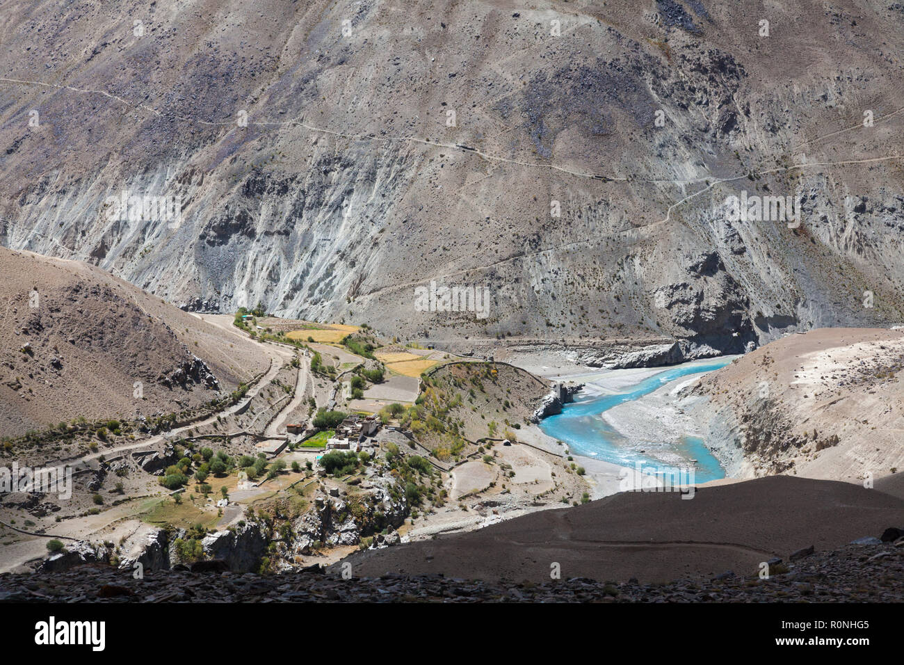 Purne (village also known as Purni) and confluence of Tsarap River and ...