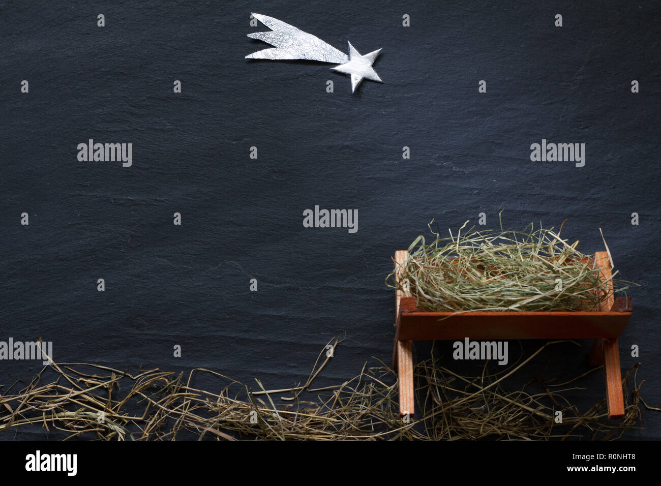 Nativity christmas empty manger hi-res stock photography and images - Alamy
