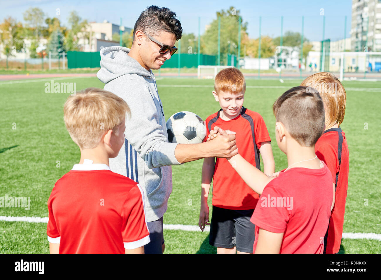 Coach Team Pep Talk Stock Photos & Coach Team Pep Talk Stock Images - Alamy