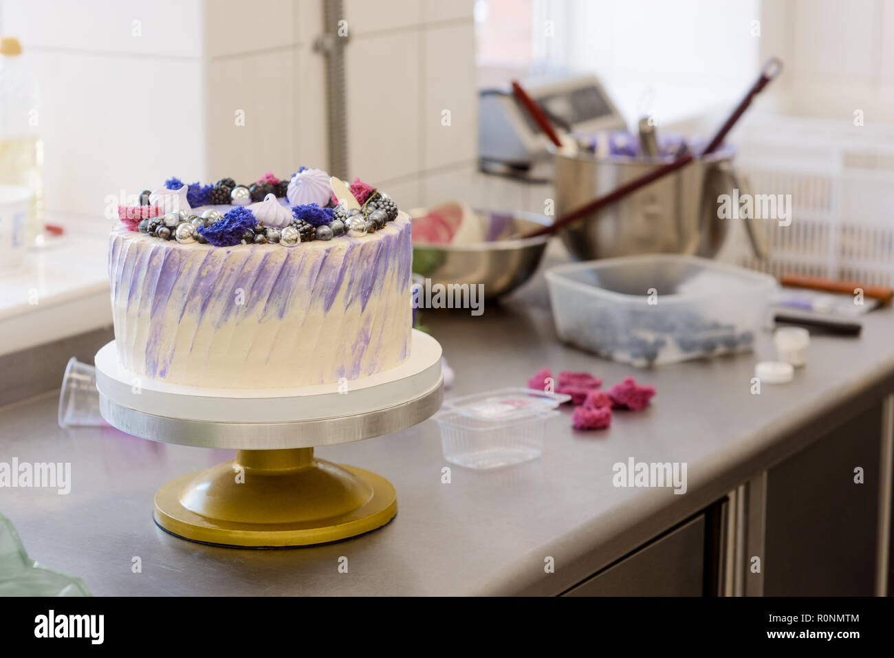 Beautiful birthday wedding cake hi-res stock photography and images - Alamy