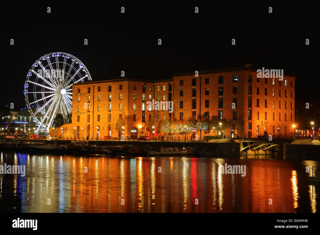 Royal albert dock liverpool hi-res stock photography and images - Alamy