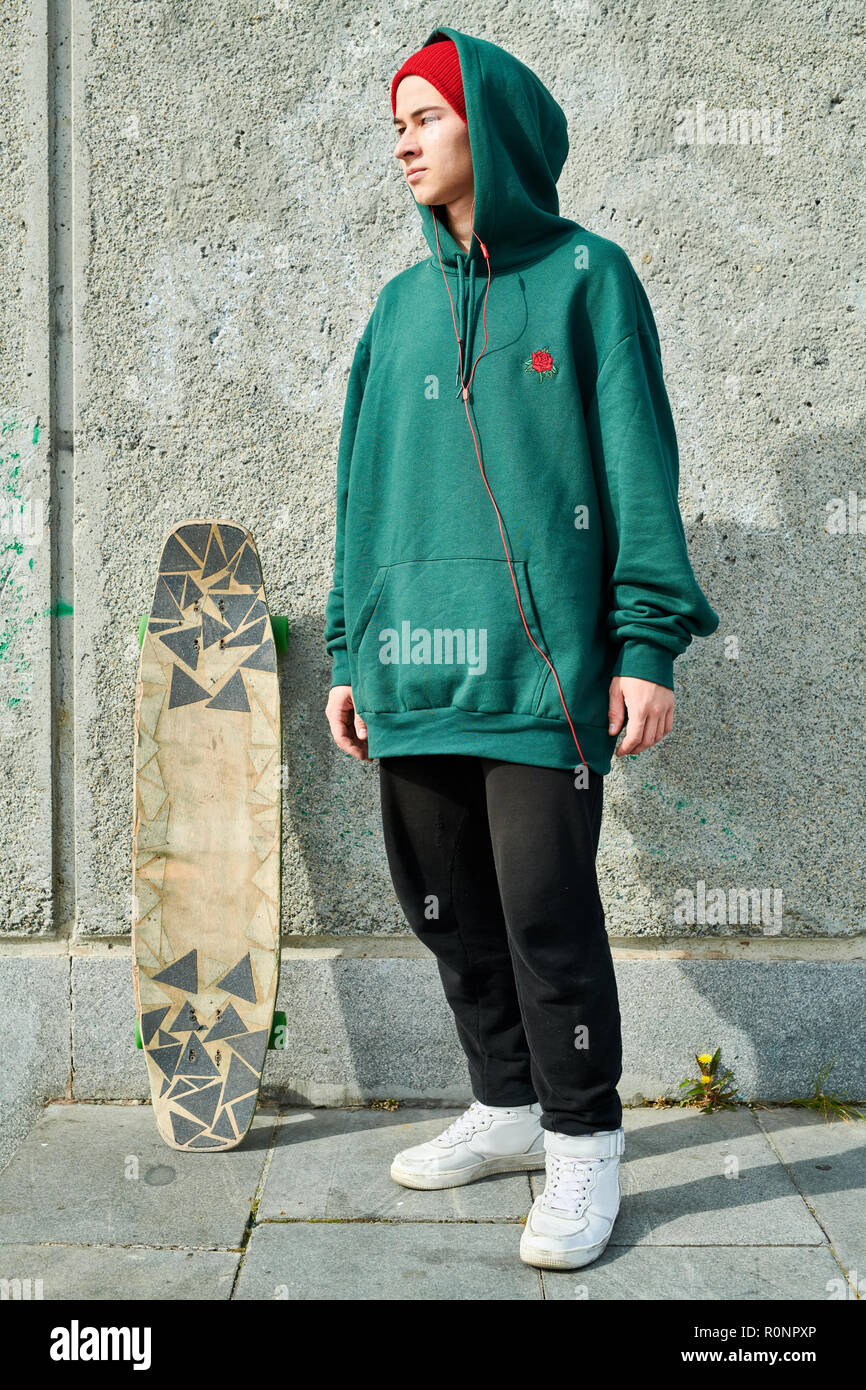 Streetwear hi-res stock photography and images - Alamy