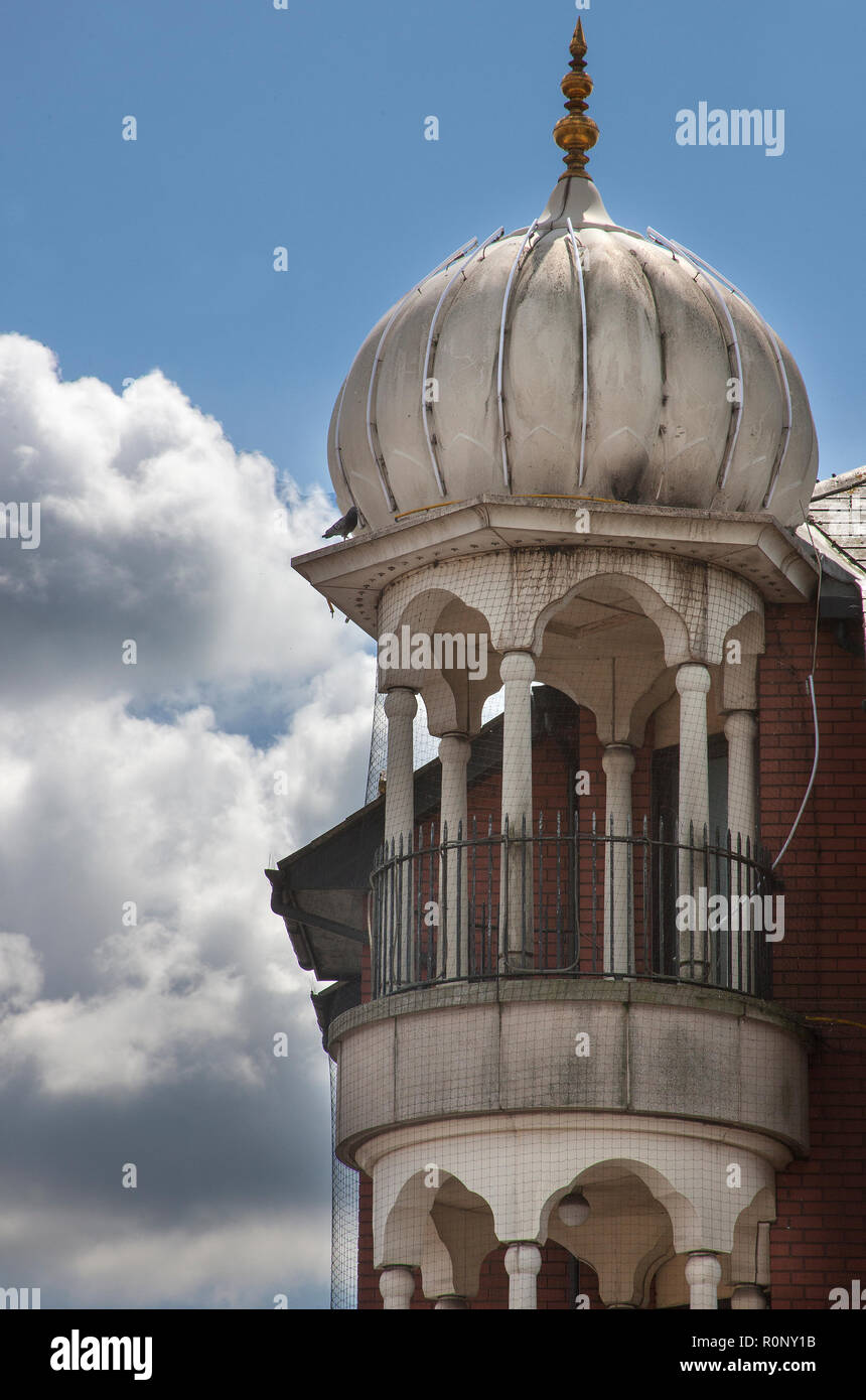 crescent moon on mosque Masjid Abu Bakr Siddique (R.A) mosque Southall ...