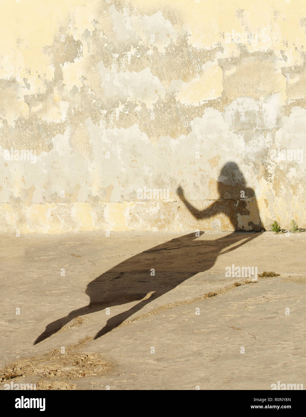 Person shadow on the wall hi-res stock photography and images - Alamy