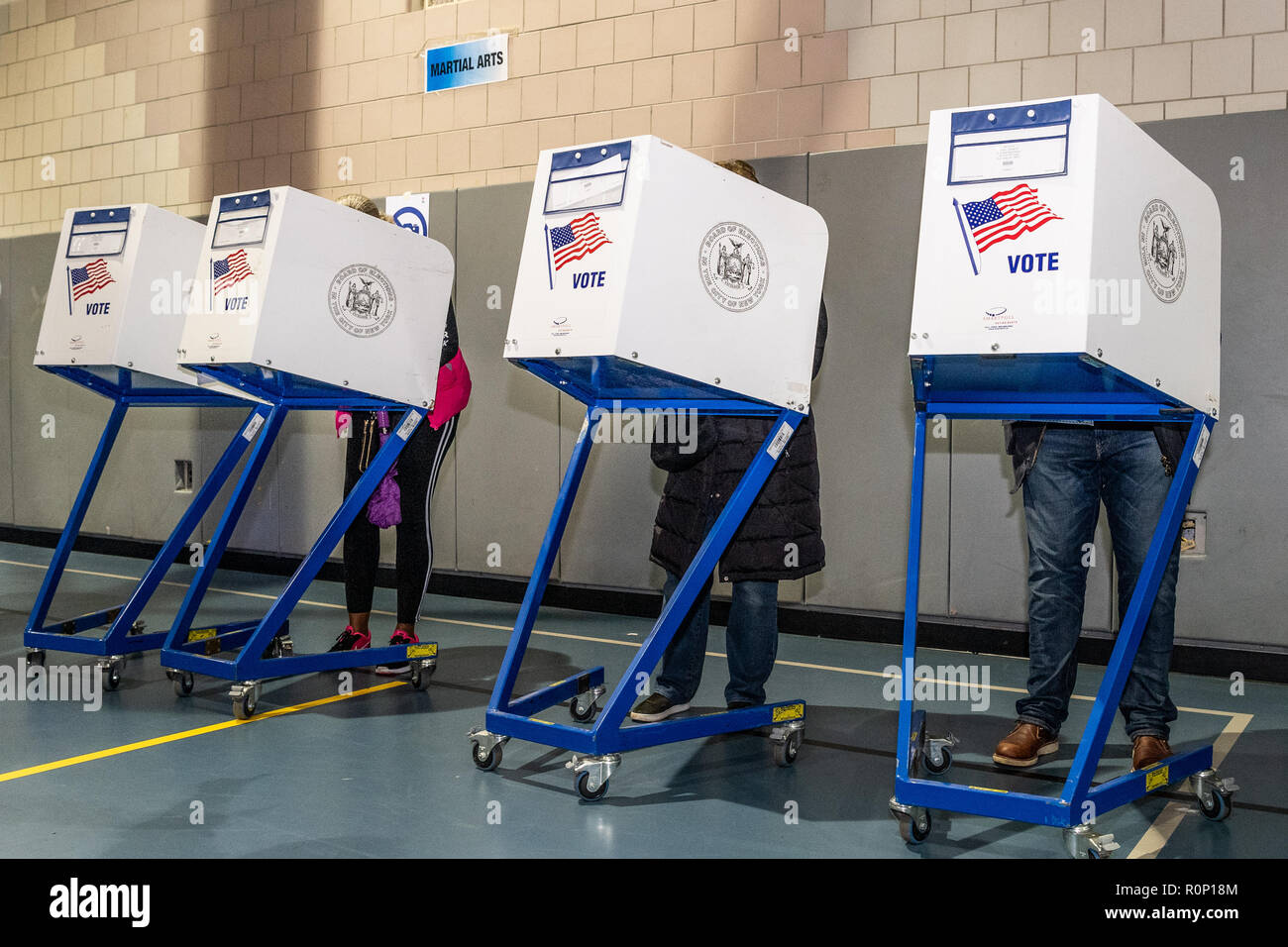 Election day hi-res stock photography and images - Alamy