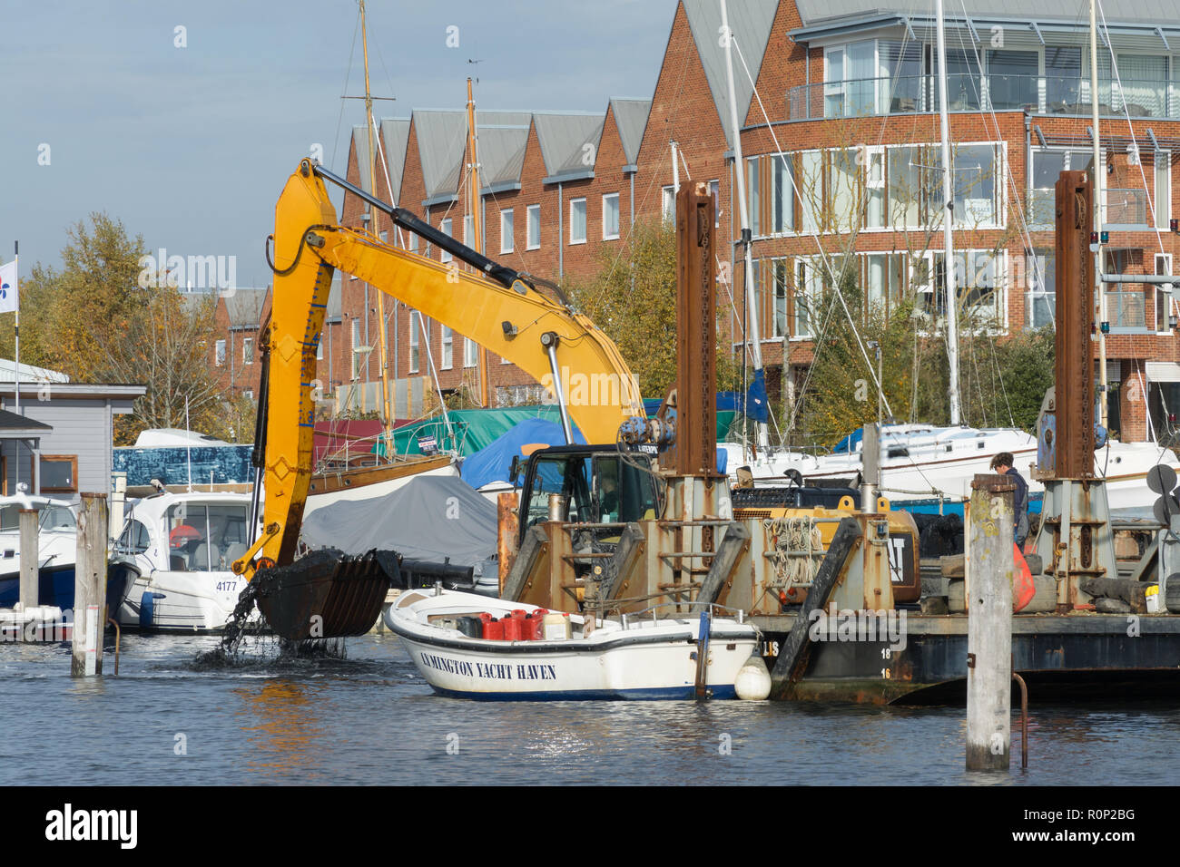 Dredging boats hi-res stock photography and images - Alamy