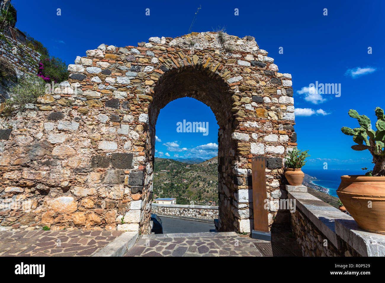 Beautiful architectural details high hi-res stock photography and ...