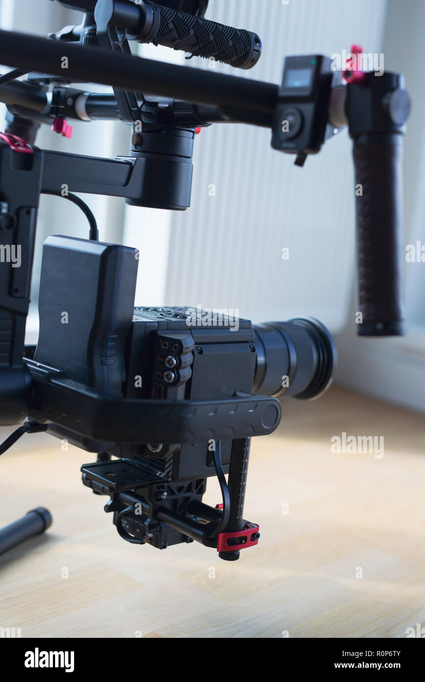 testing handheld camera gyro stabilizin gimbal Stock Photo - Alamy