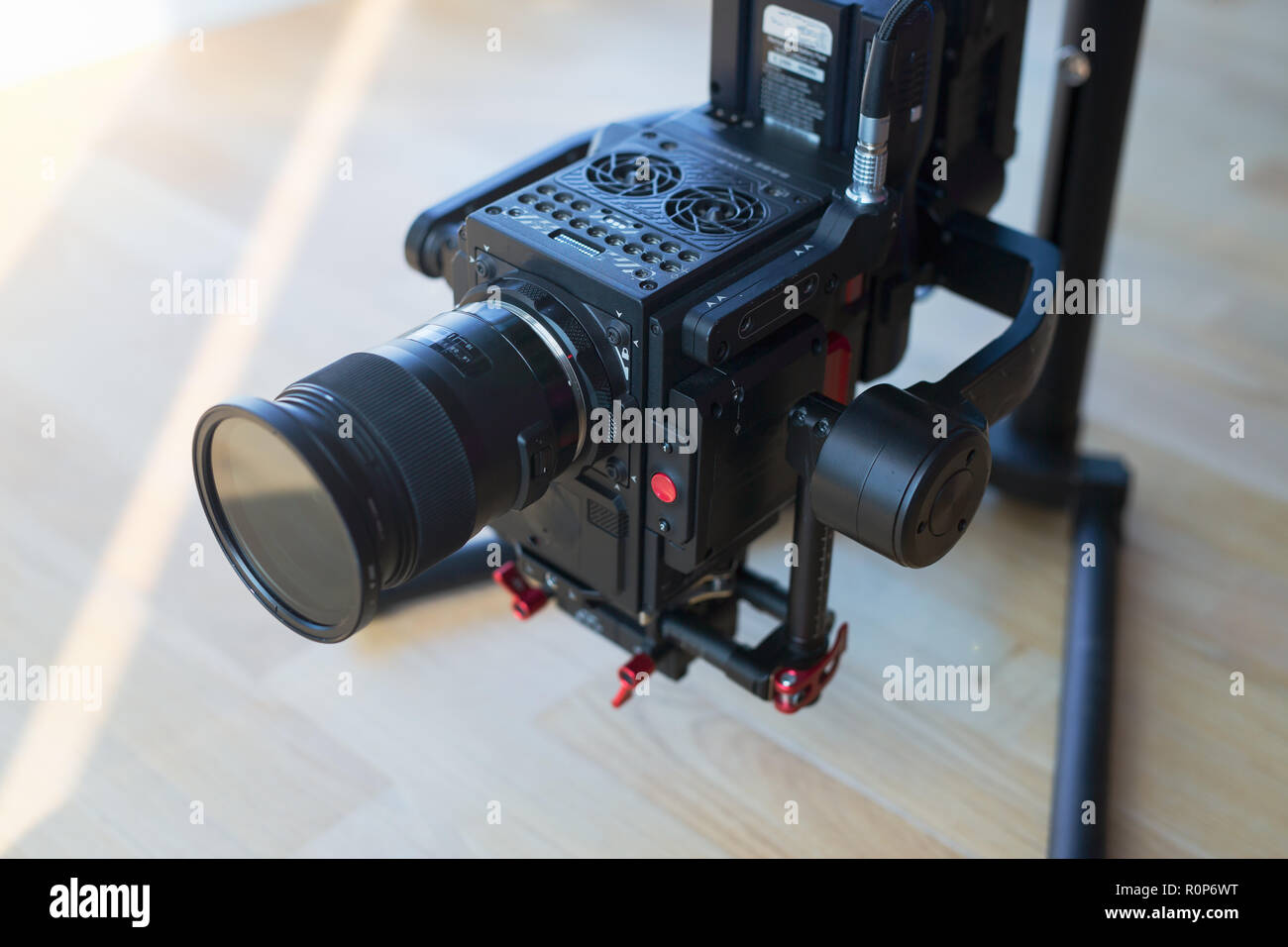 testing handheld camera gyro stabilizin gimbal Stock Photo - Alamy