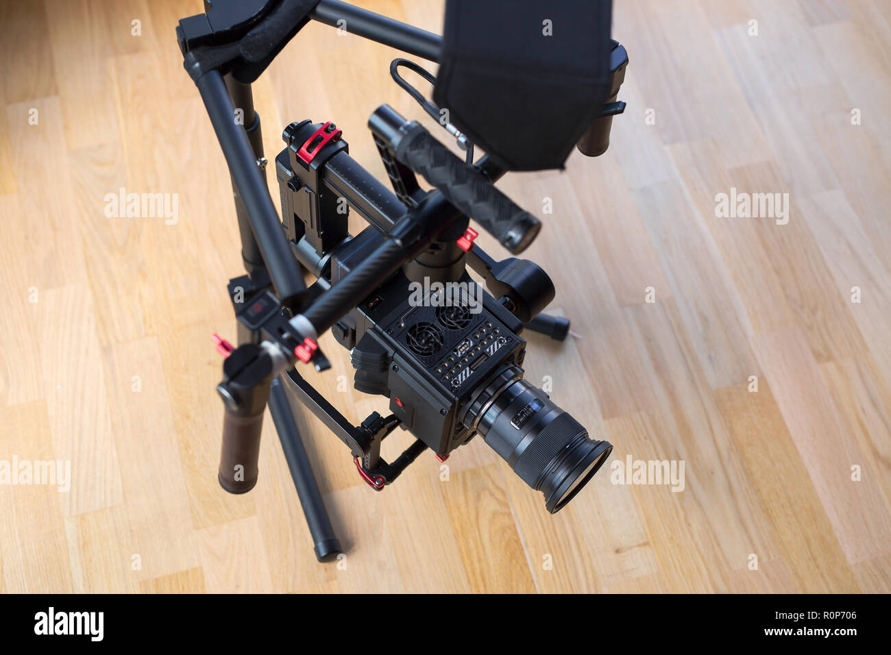 testing handheld camera gyro stabilizin gimbal Stock Photo - Alamy