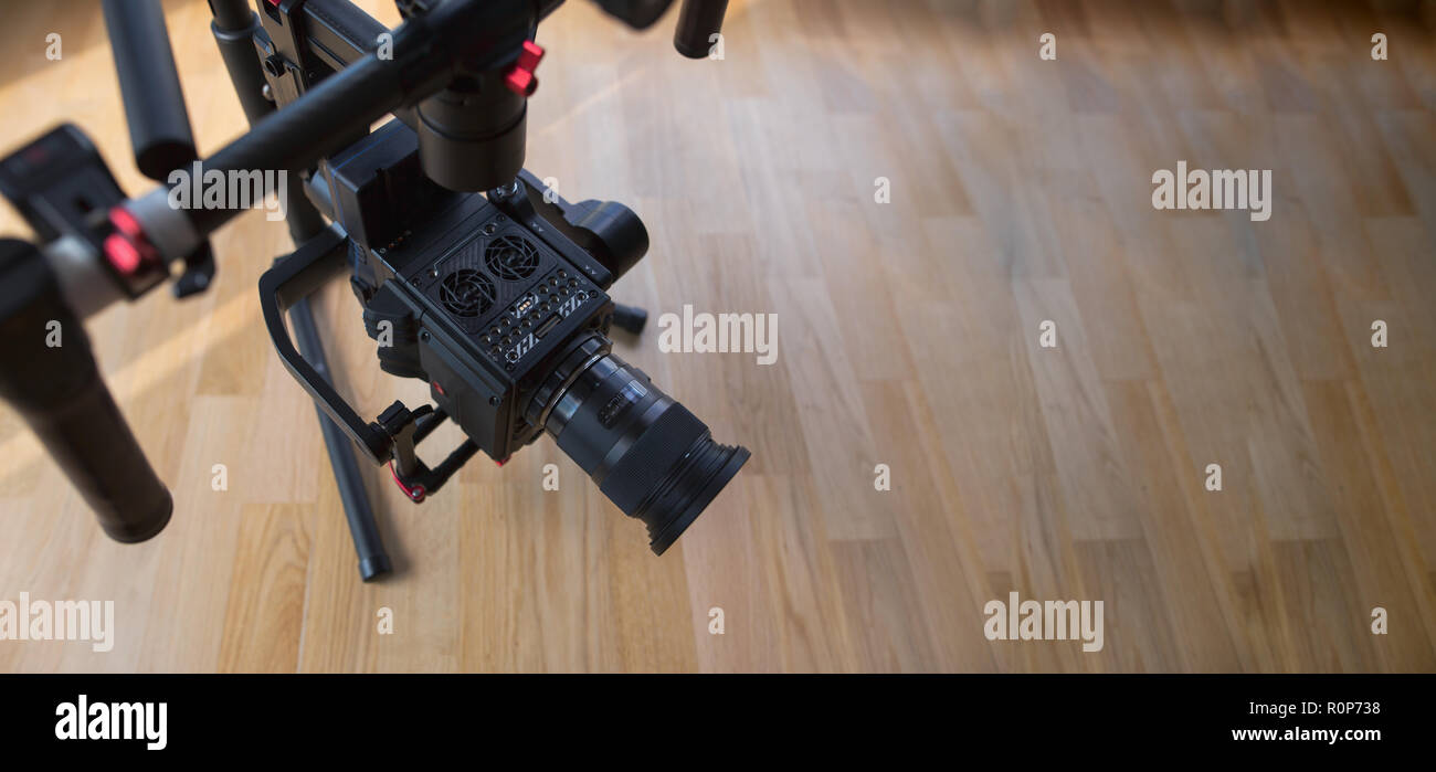 testing handheld camera gyro stabilizin gimbal Stock Photo - Alamy