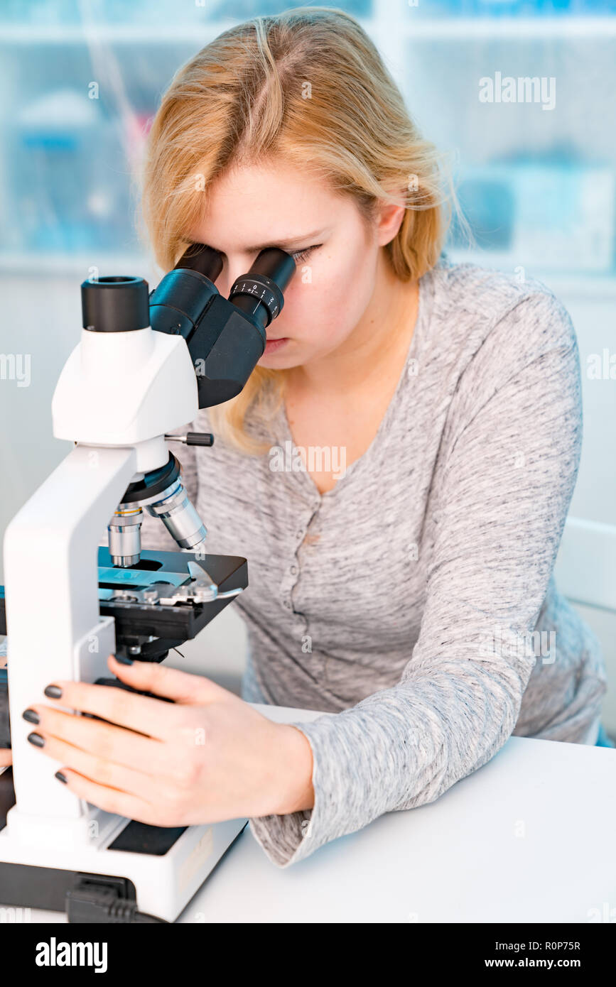 Microscop hi-res stock photography and images - Alamy