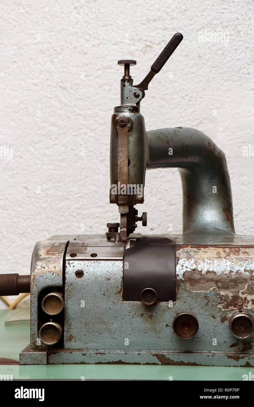 Retro sewing machine, old tools for craft Stock Photo - Alamy
