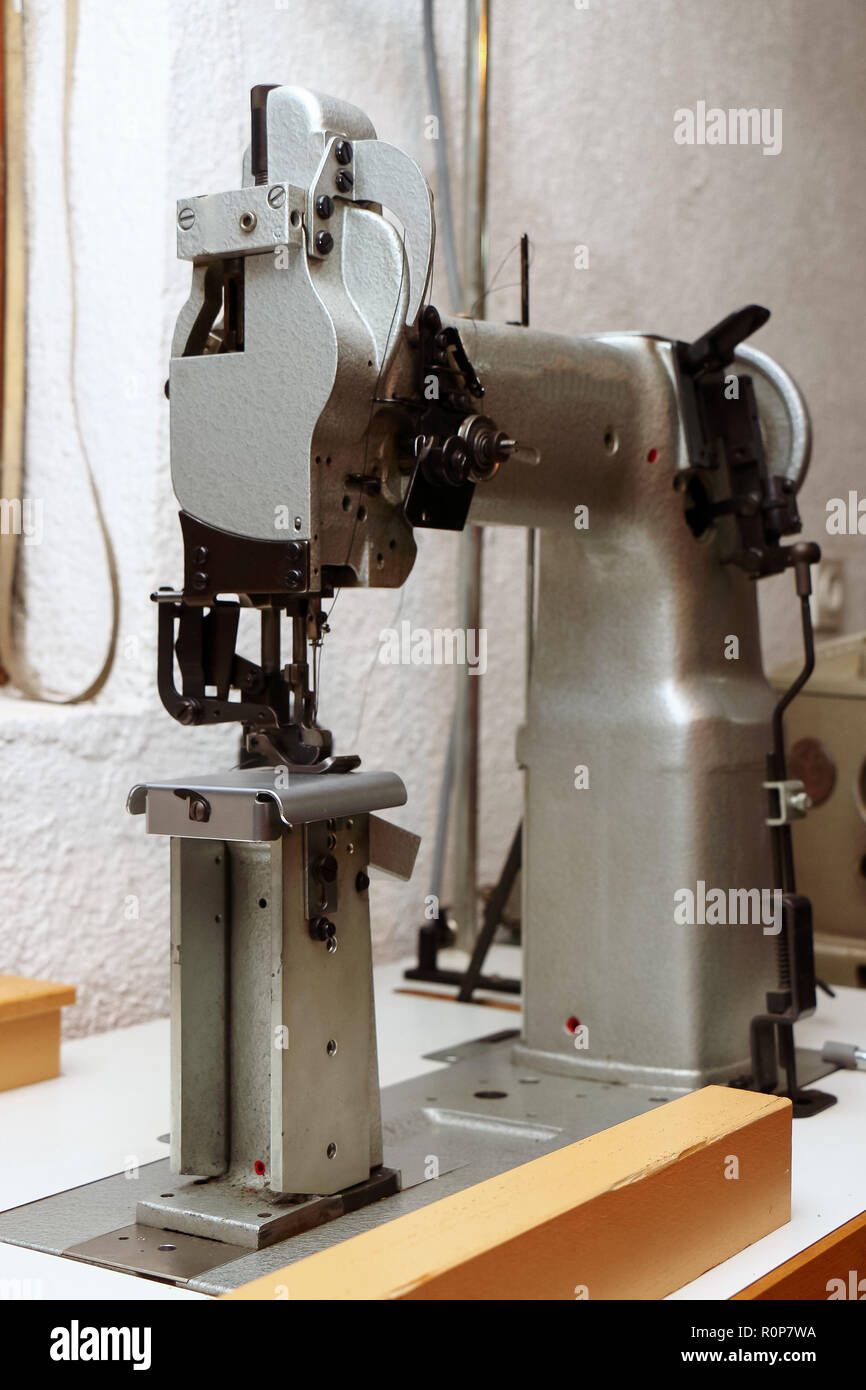 Retro sewing machine, old tools for craft Stock Photo - Alamy