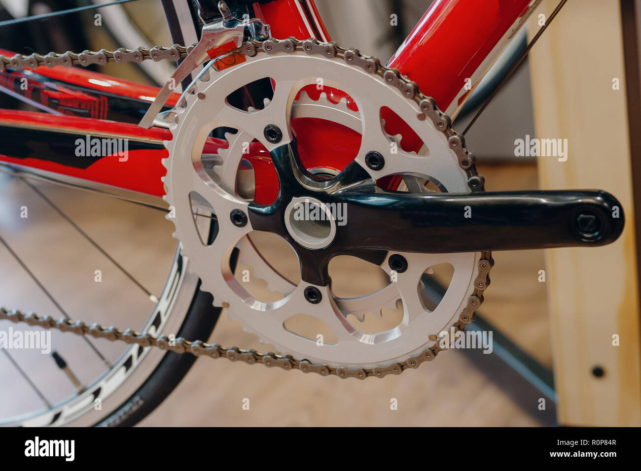Silver crankset hi-res stock photography and images - Alamy