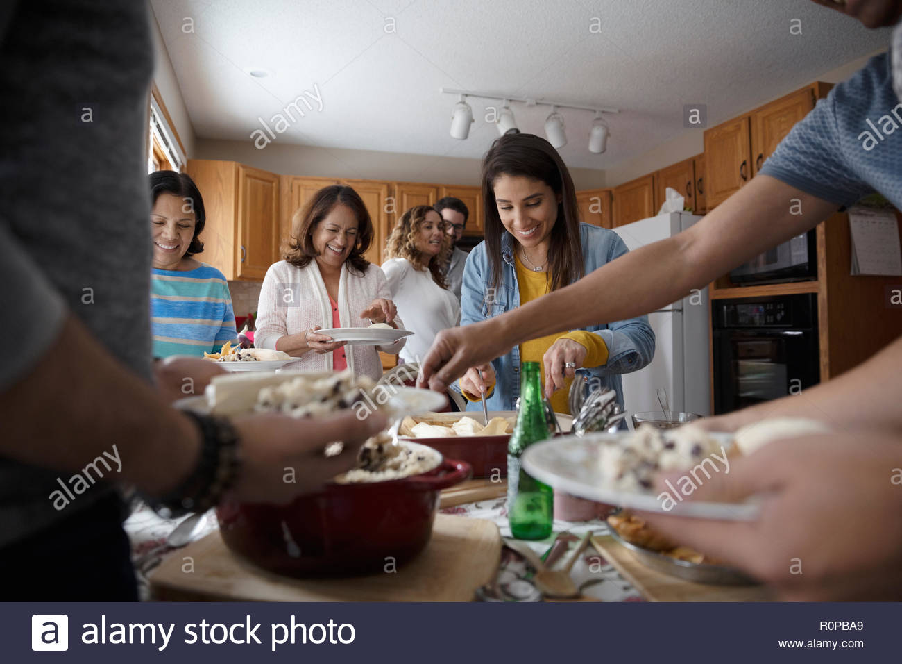 Kitchen table food gathering hi-res stock photography and images - Alamy