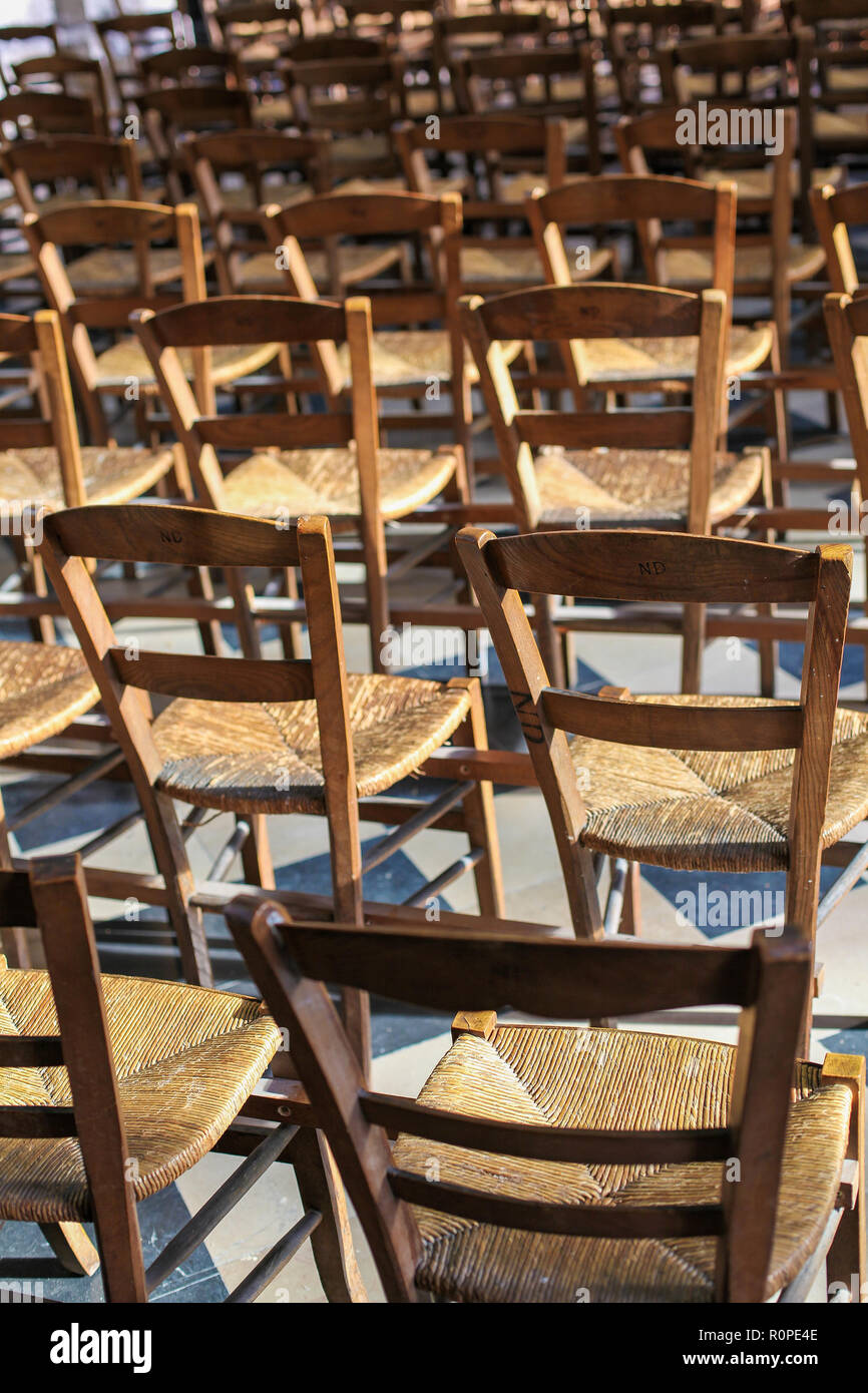 Empty wooden chairs hi-res stock photography and images - Alamy