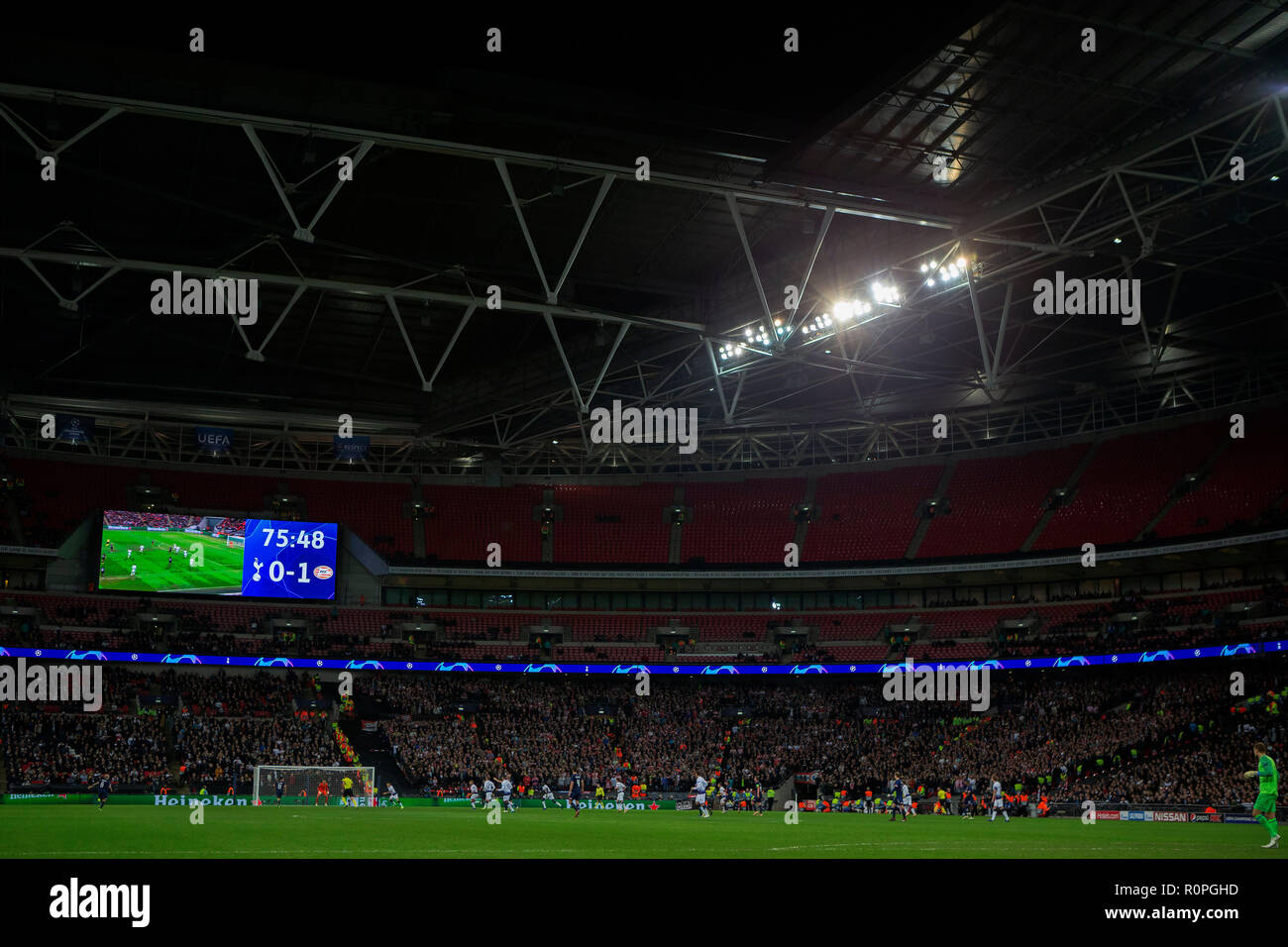 Wembley football stadium empty hi-res stock photography and images - Alamy