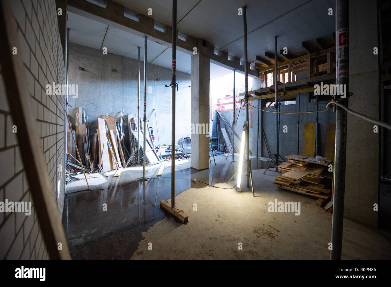 Berlin, Germany. 25th Oct, 2018. Building utensils are located in the ...