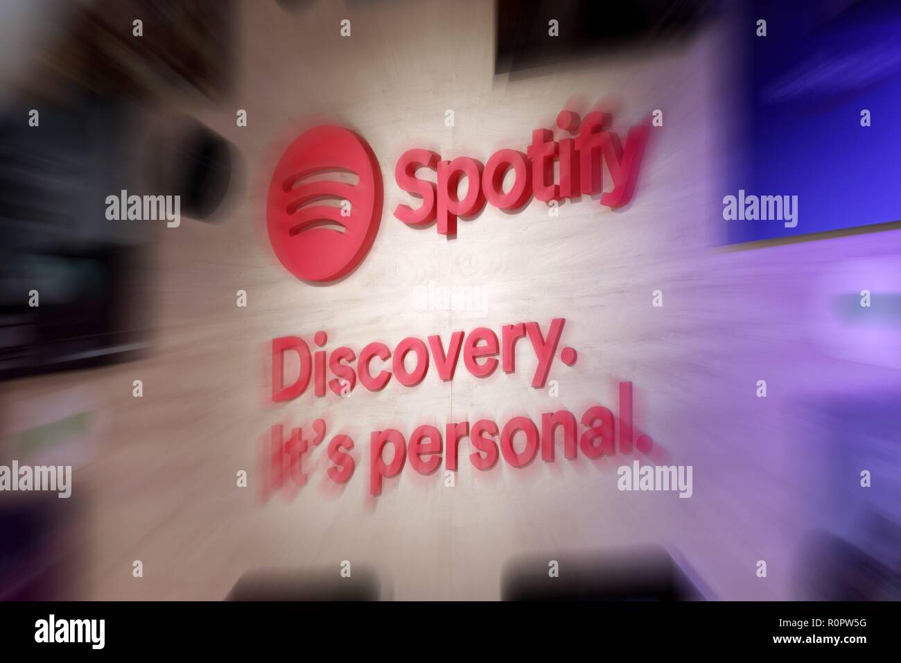 Logo der Firma Spotify AB | usage worldwide Stock Photo - Alamy