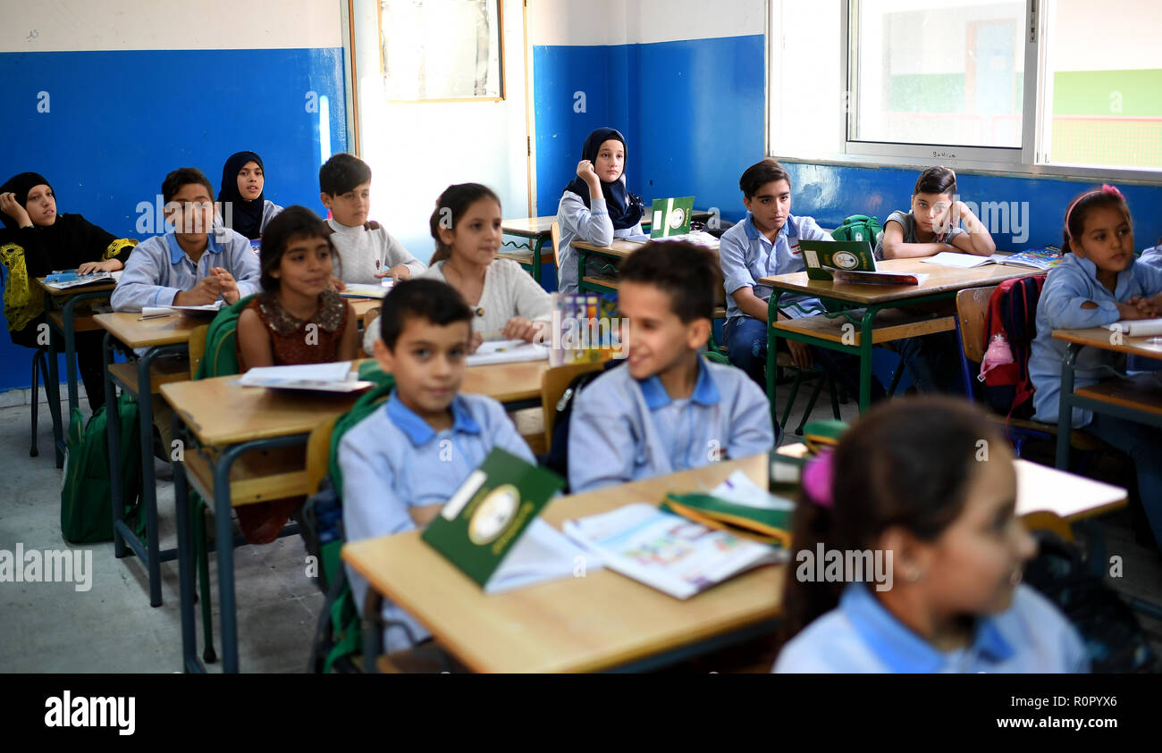 School shift hi-res stock photography and images - Alamy