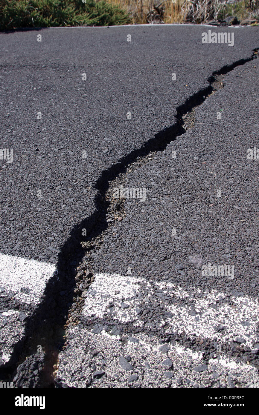 Earthquake fissure in road hi-res stock photography and images - Alamy