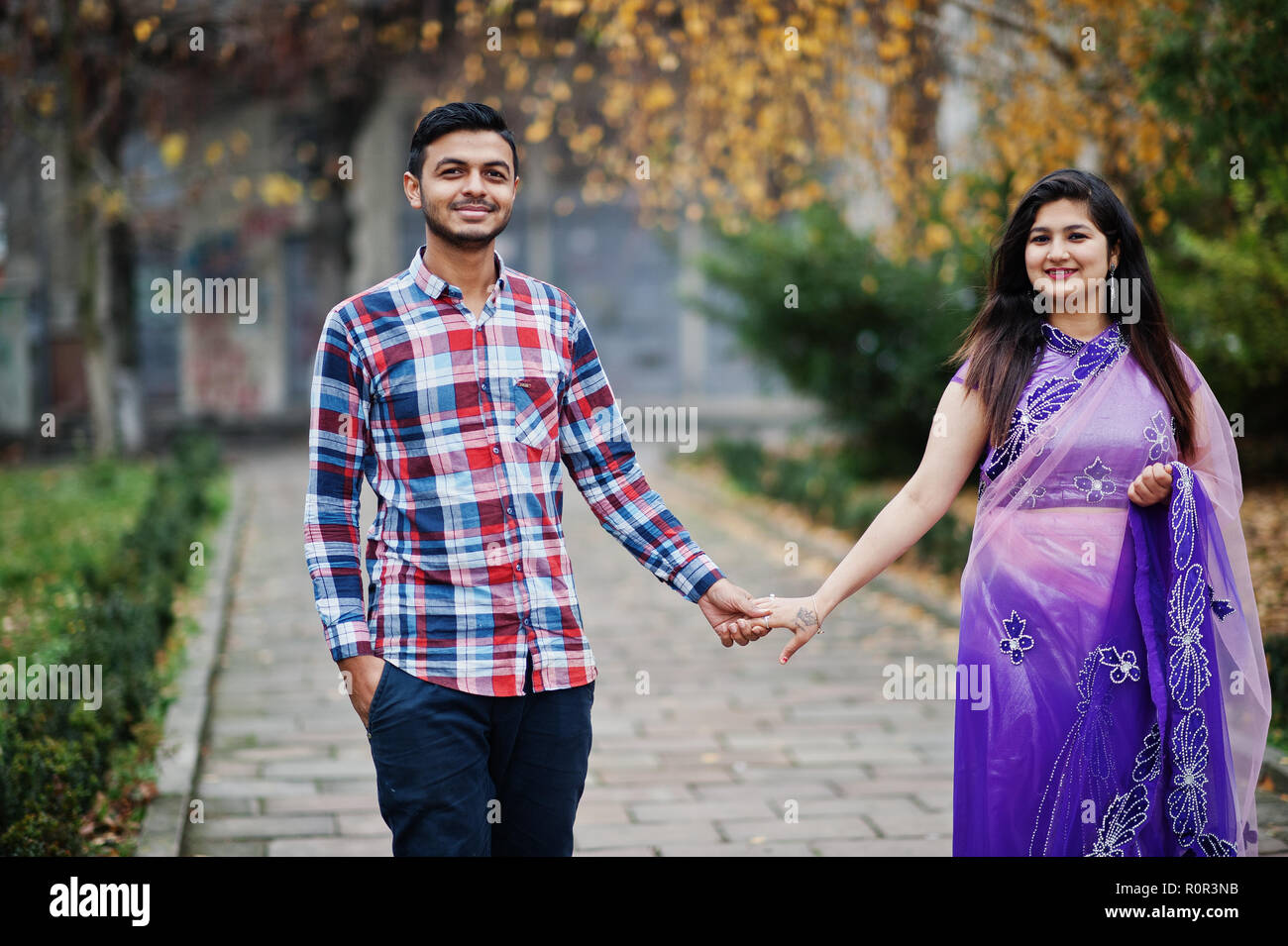 South indian couple smiling hi-res stock photography and images - Alamy
