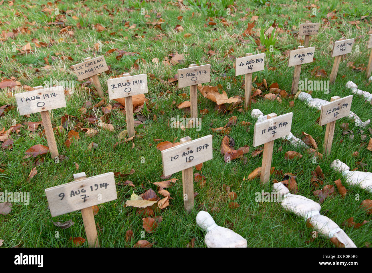 Dead soldiers on battlefield ww1 hi-res stock photography and images ...