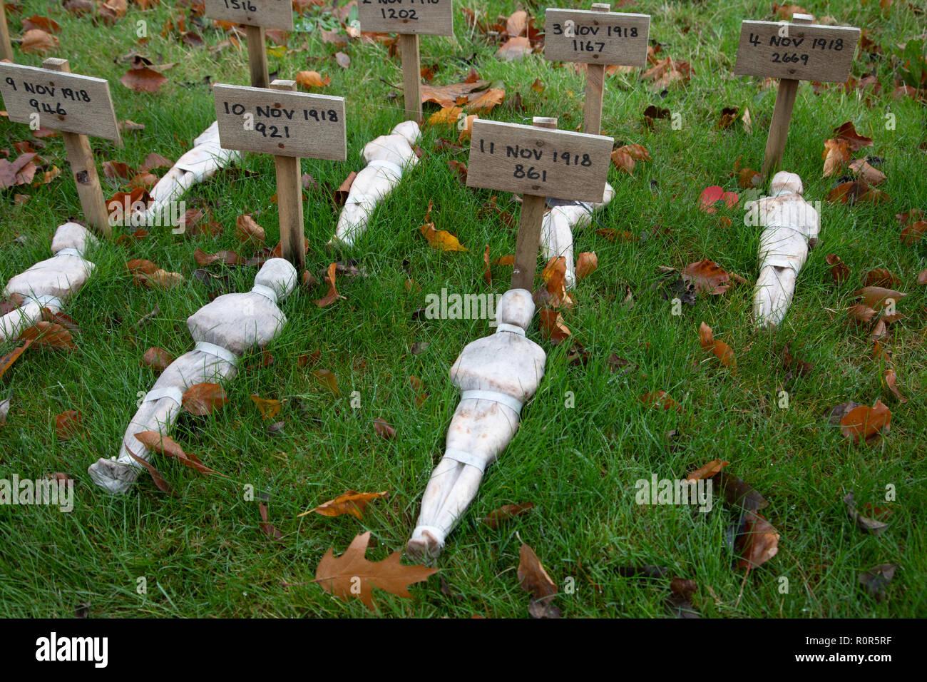 Dead soldiers on battlefield ww1 hi-res stock photography and images ...