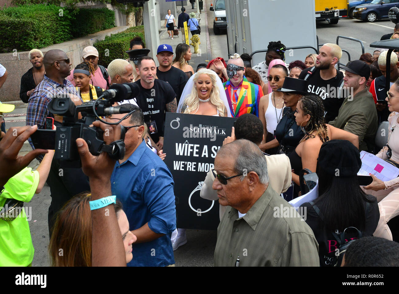 Amber Rose joins her mom Dorothy Rose and thousands of fans and women's ...