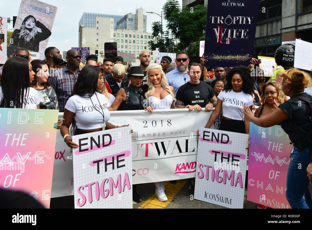 Amber Rose joins her mom Dorothy Rose and thousands of fans and women's ...