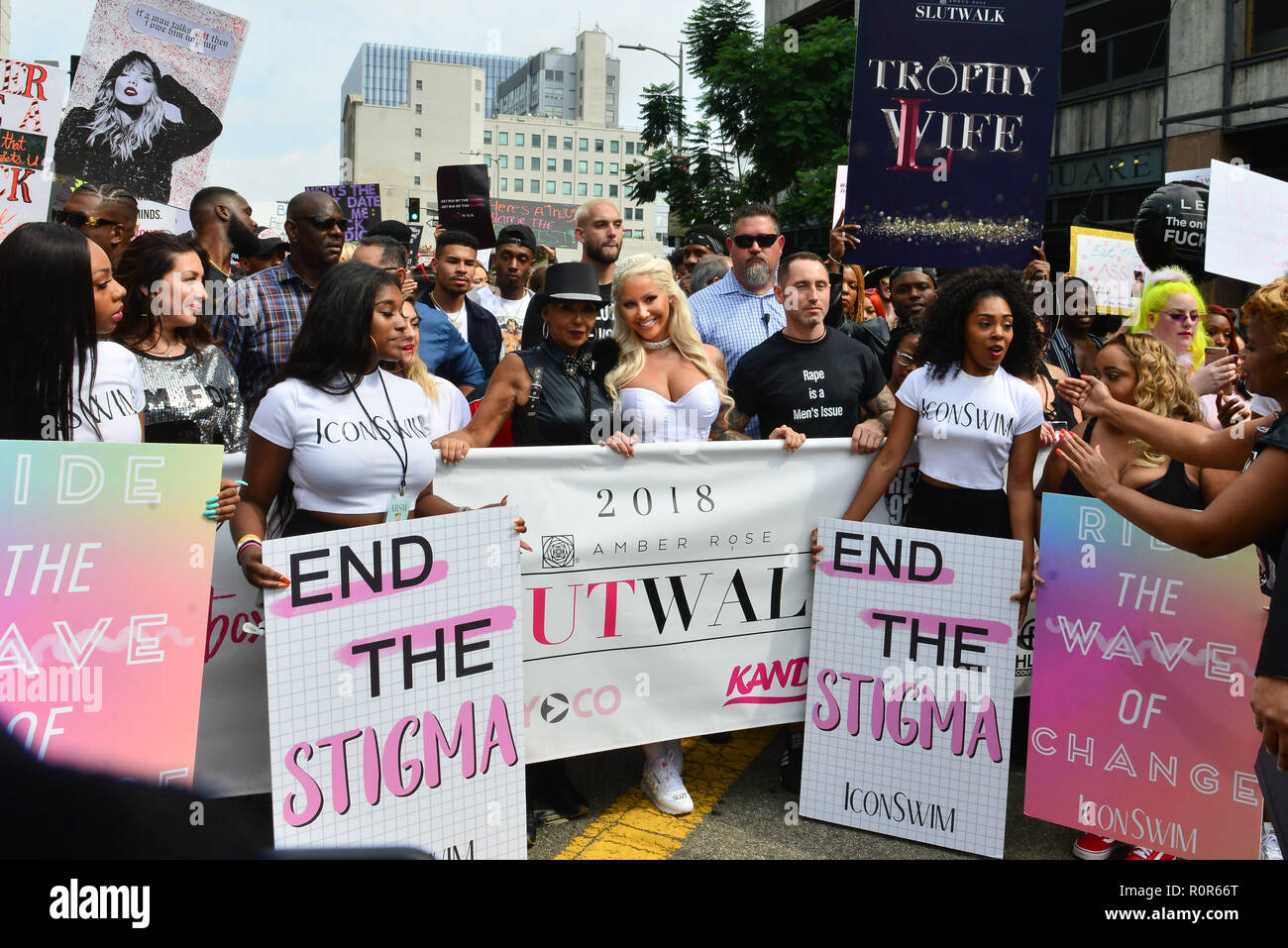 Amber Rose joins her mom Dorothy Rose and thousands of fans and women's ...
