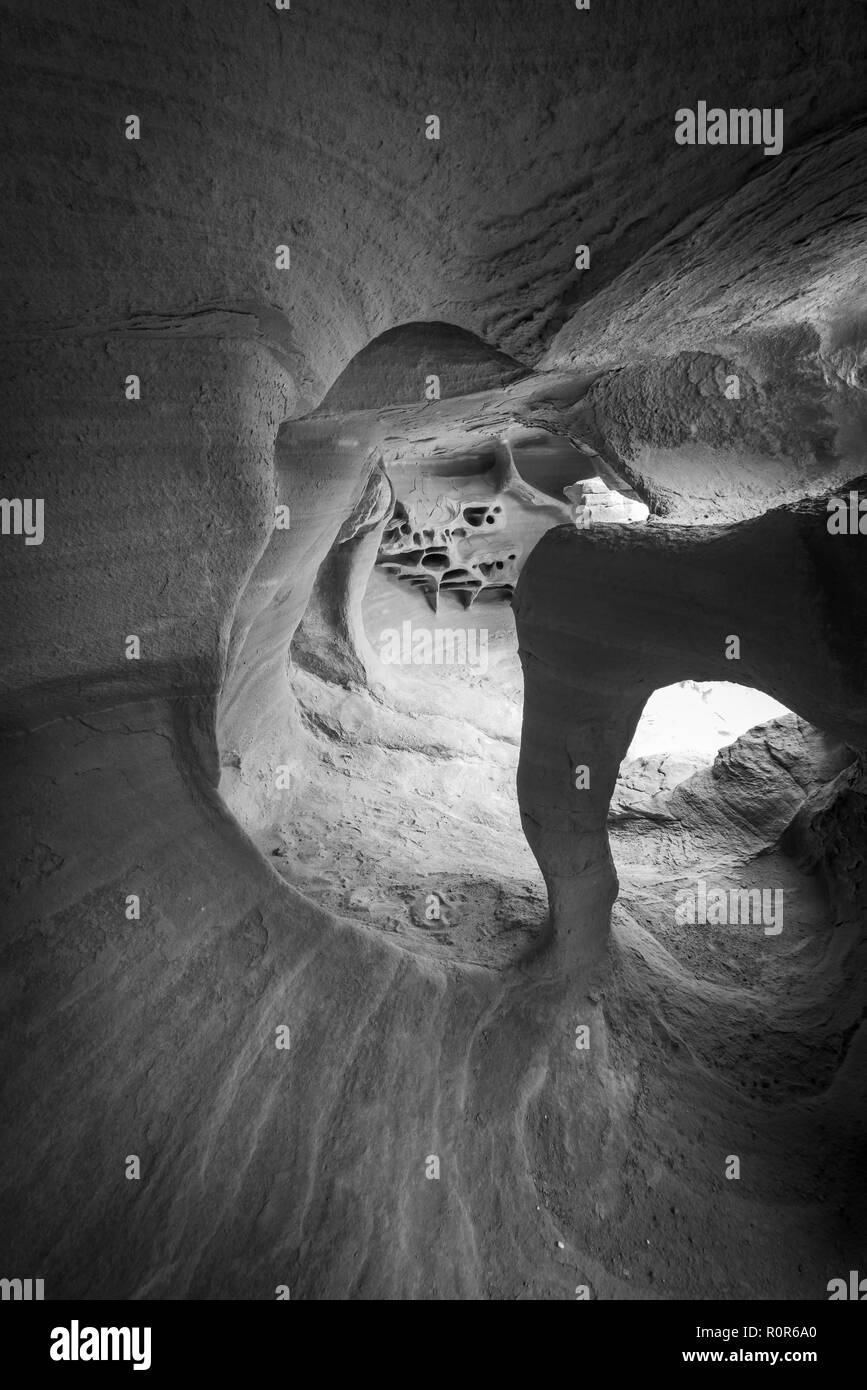 Windstone Arch (Fire Arch), Valley of Fire State Park, Nevada USA Stock ...