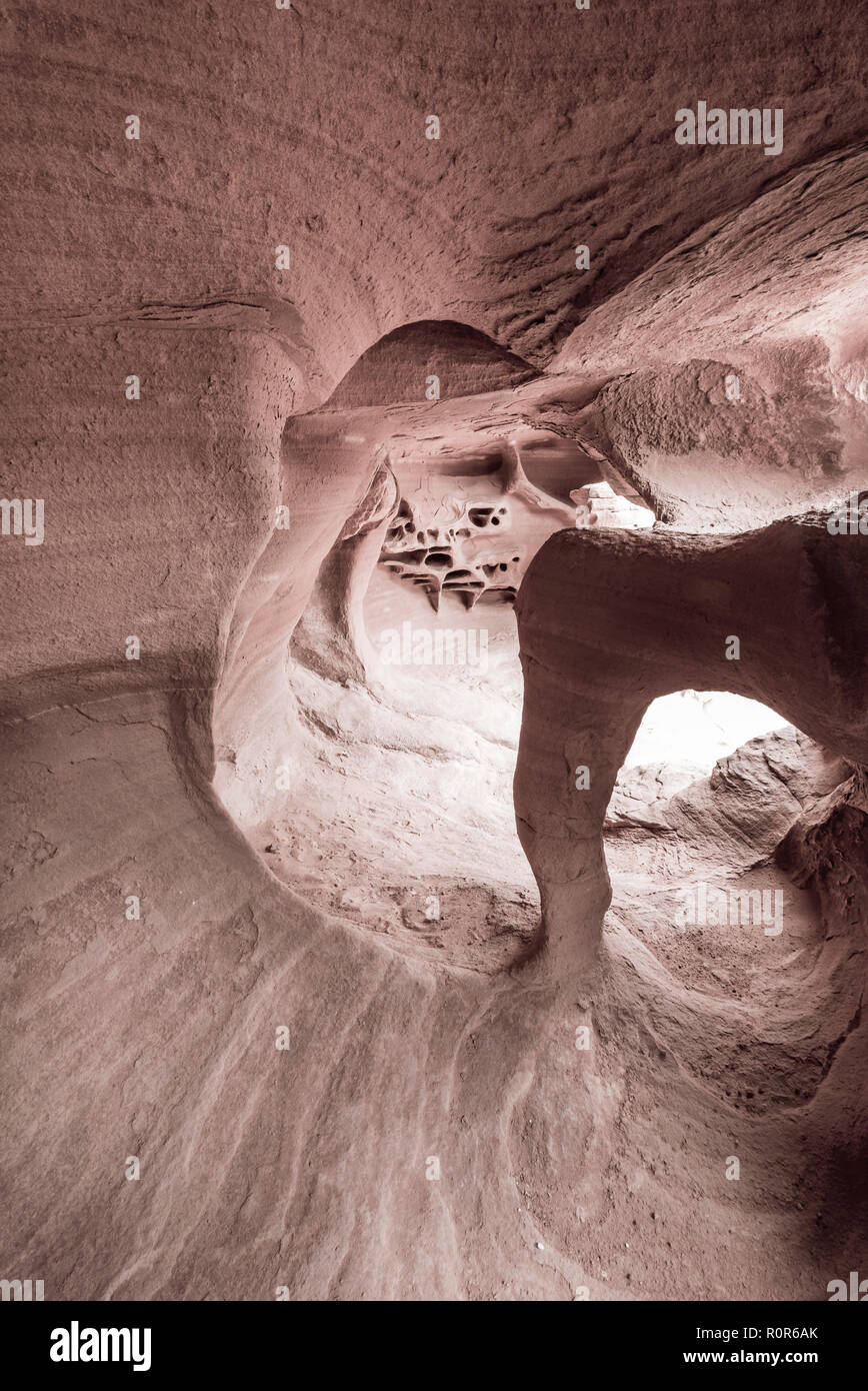 Windstone Arch (Fire Arch), Valley of Fire State Park, Nevada USA Stock ...