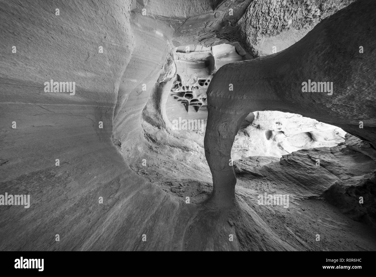 Windstone Arch (Fire Arch), Valley of Fire State Park, Nevada USA Stock ...