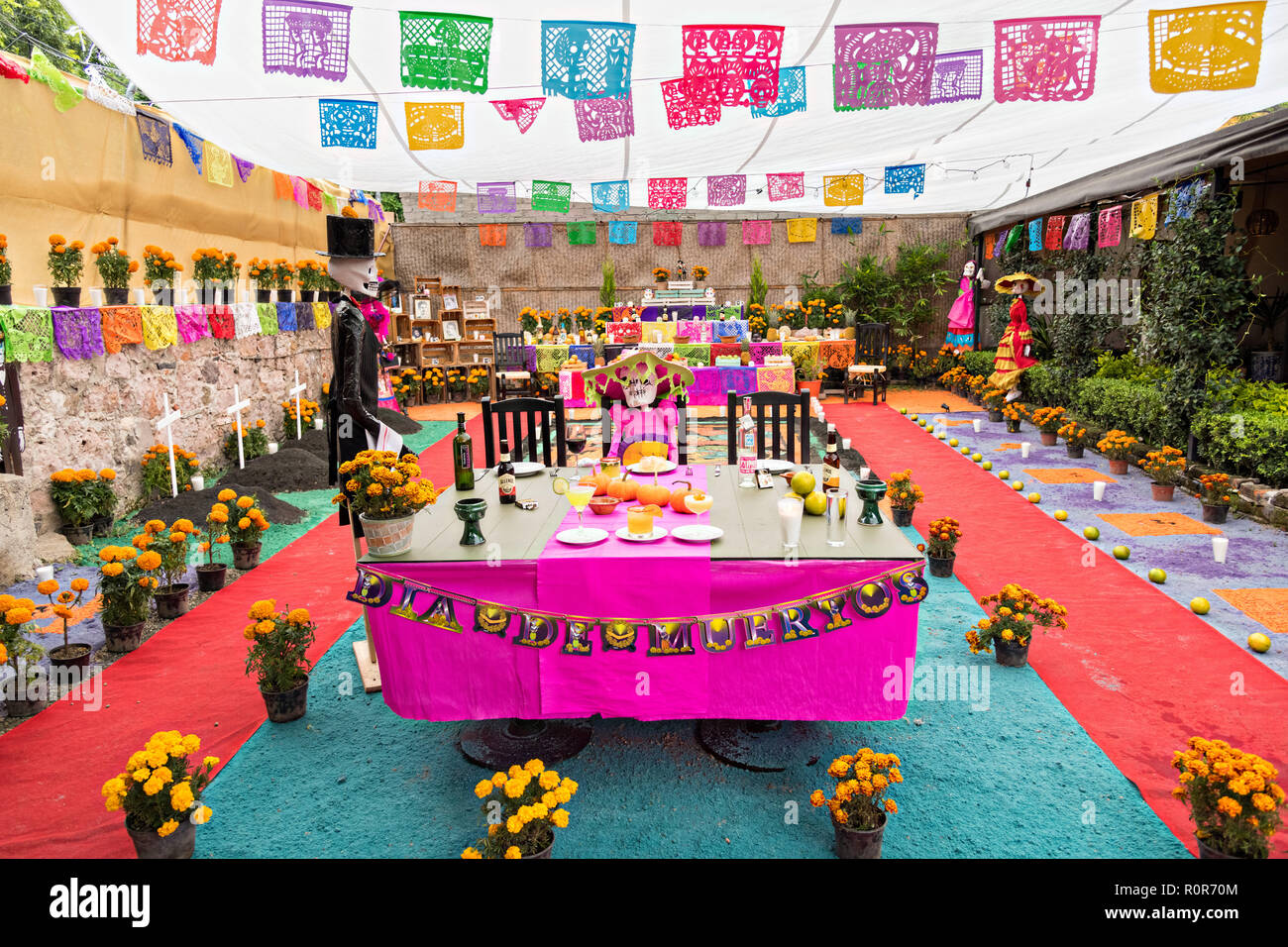 A Dead of the Dead altar known as an ofrenda honoring deceased ...