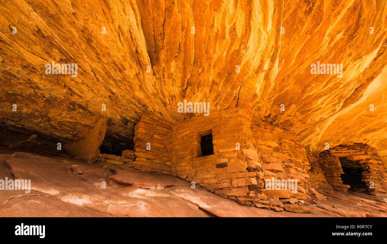 Cedar mesa monument hi-res stock photography and images - Alamy