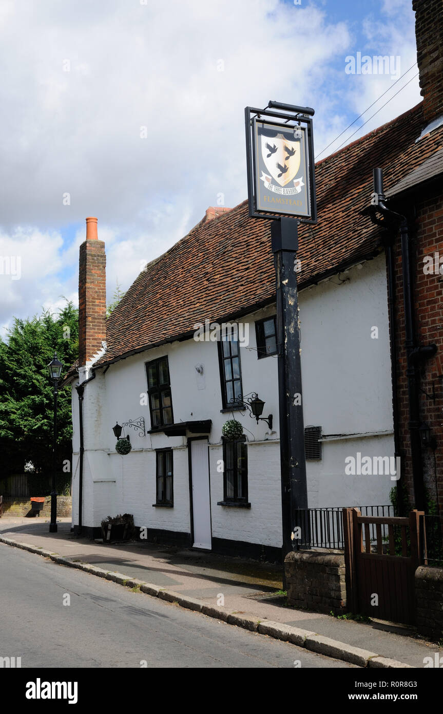 Flamstead pub hi-res stock photography and images - Alamy
