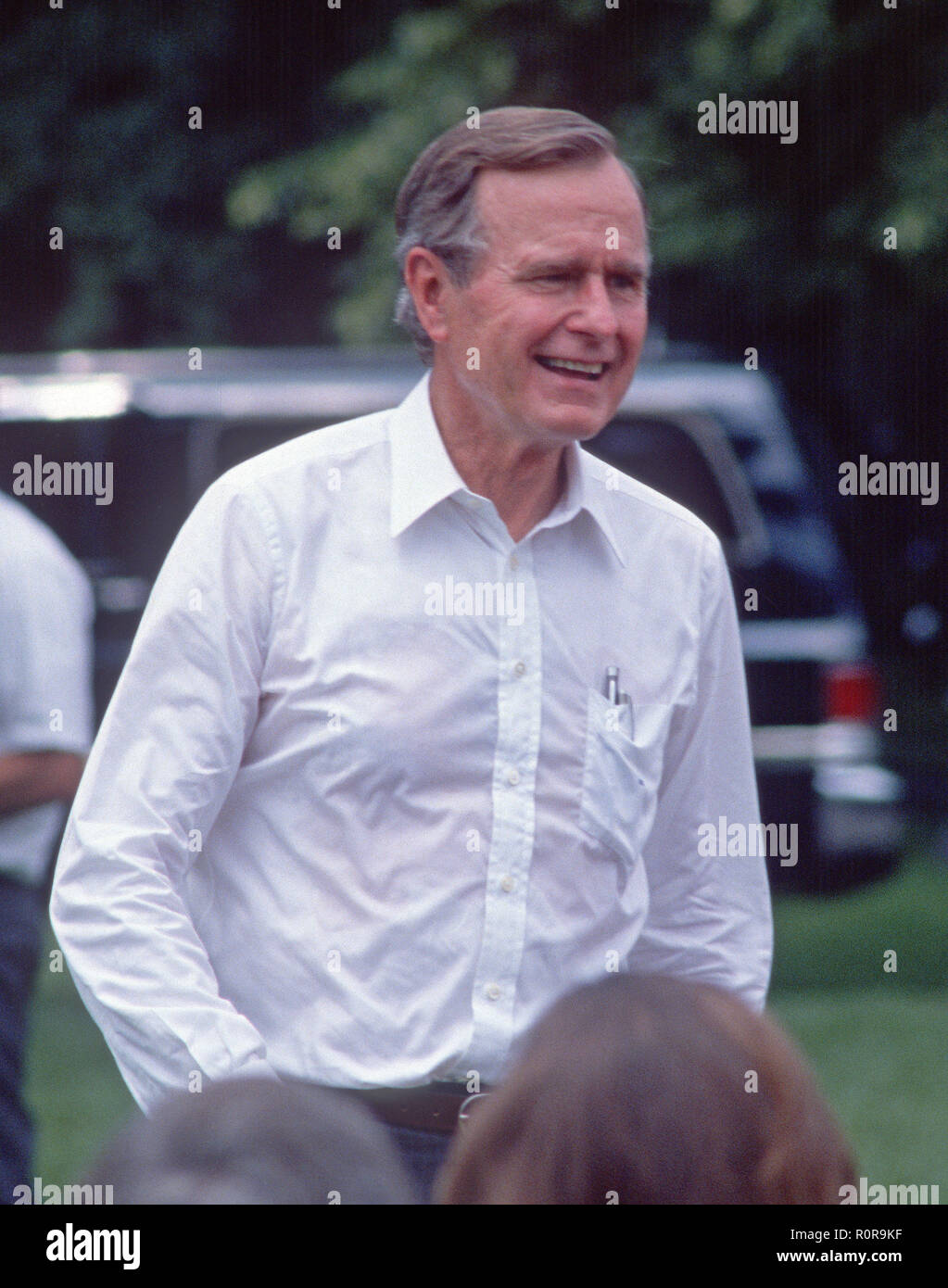 United States President George H.W. Bush hosts a Barbeque on the South ...