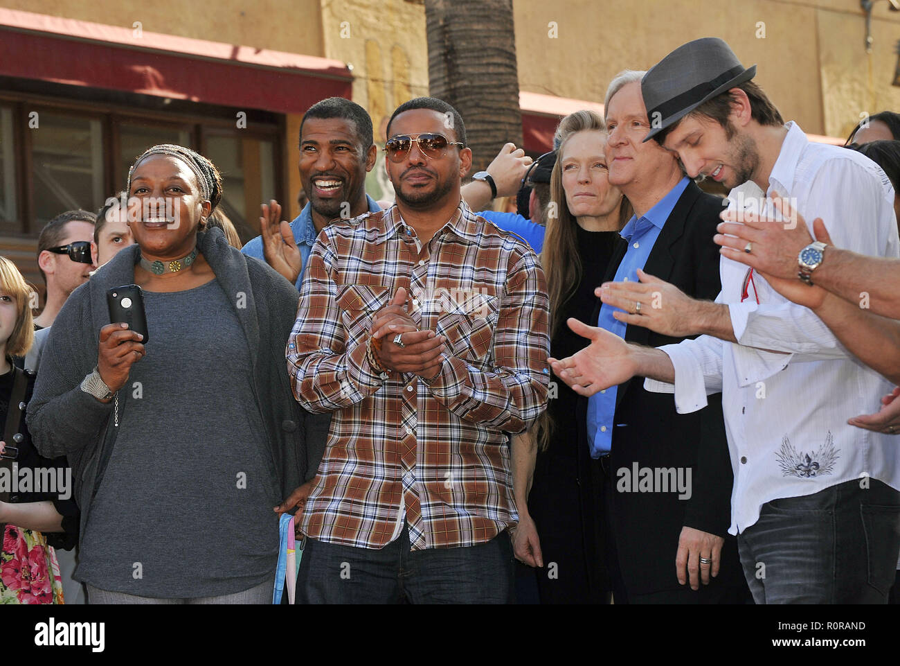 CCH Pounder Laz Alonso James Cameron Suzy Amis Joel Moore 53 - James ...