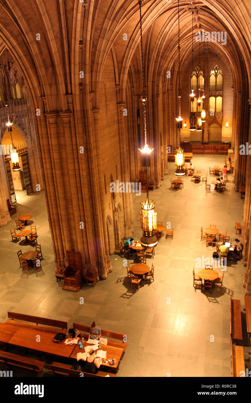 Cathedral of Learning, Pittsburgh, PA Stock Photo - Alamy