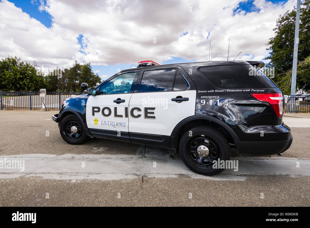 Car airport family hi-res stock photography and images - Alamy