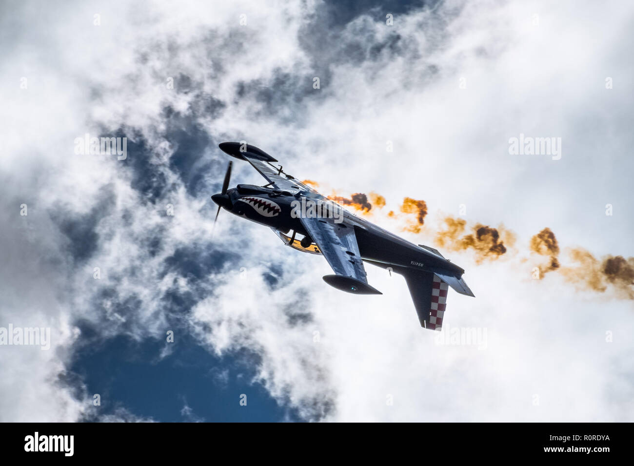 Acrobatic plane hi-res stock photography and images - Alamy