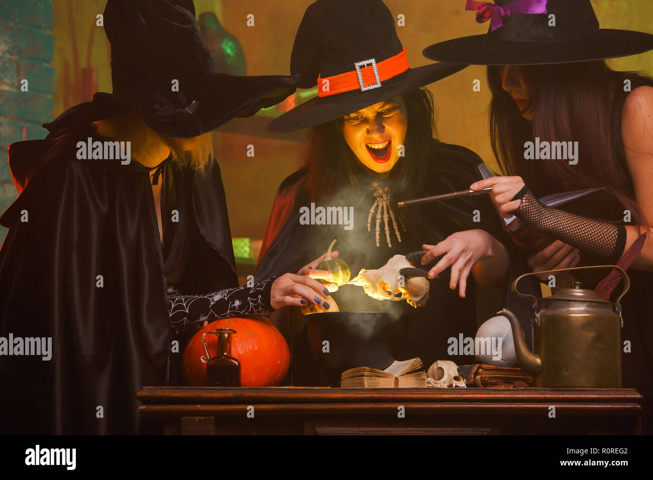 Gothic woman poison hi-res stock photography and images - Alamy