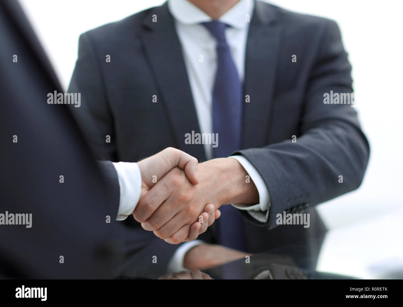 close up. handshake business people Stock Photo - Alamy